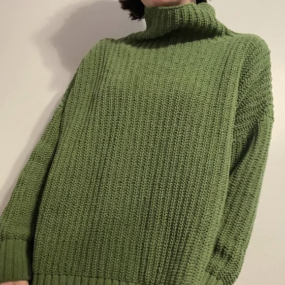 Posh Party LIVE: Fresh Sweaters & Tops on Poshmark